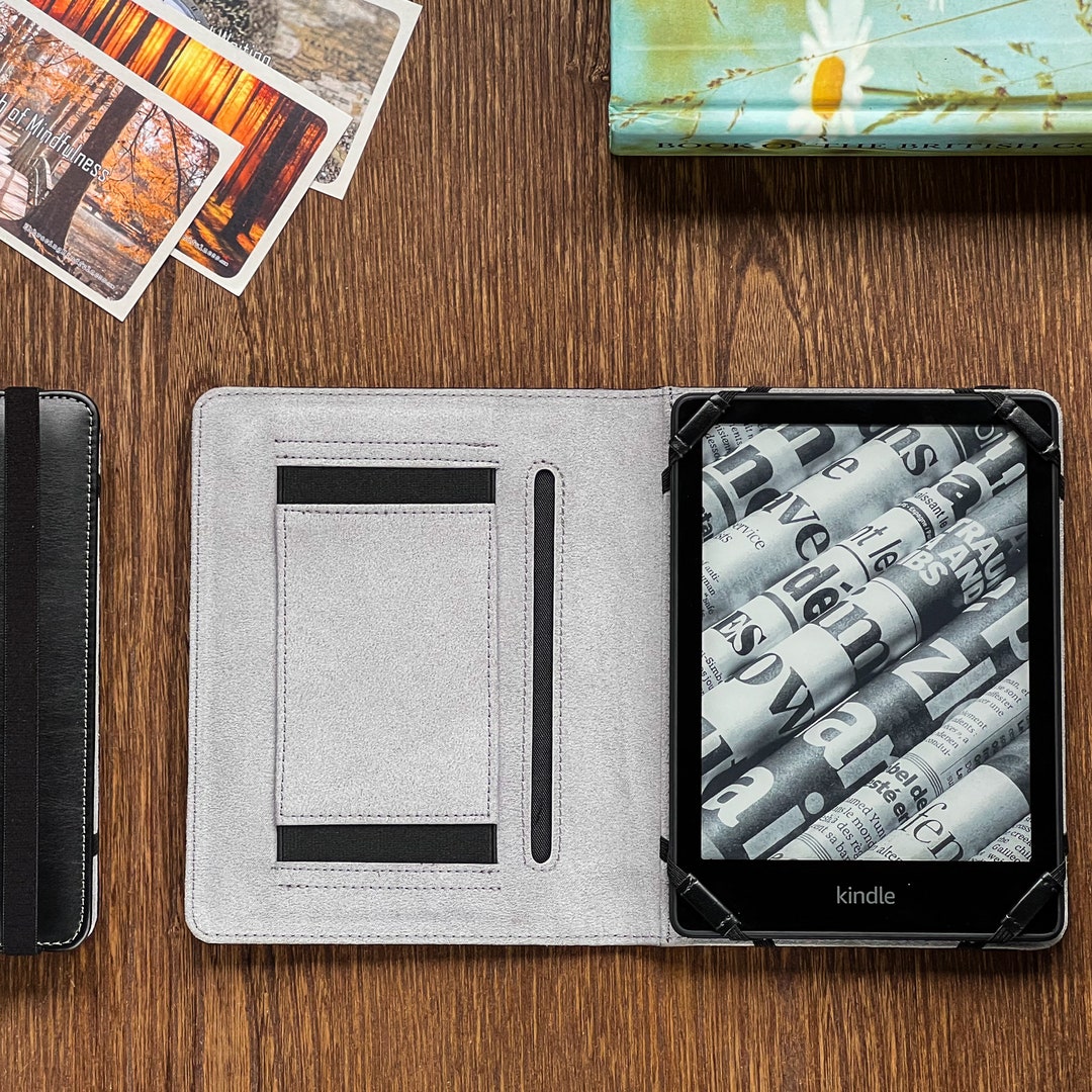 Personalized Black Kindle Paperwhite / Colorsoft 7" Case With Hand ...