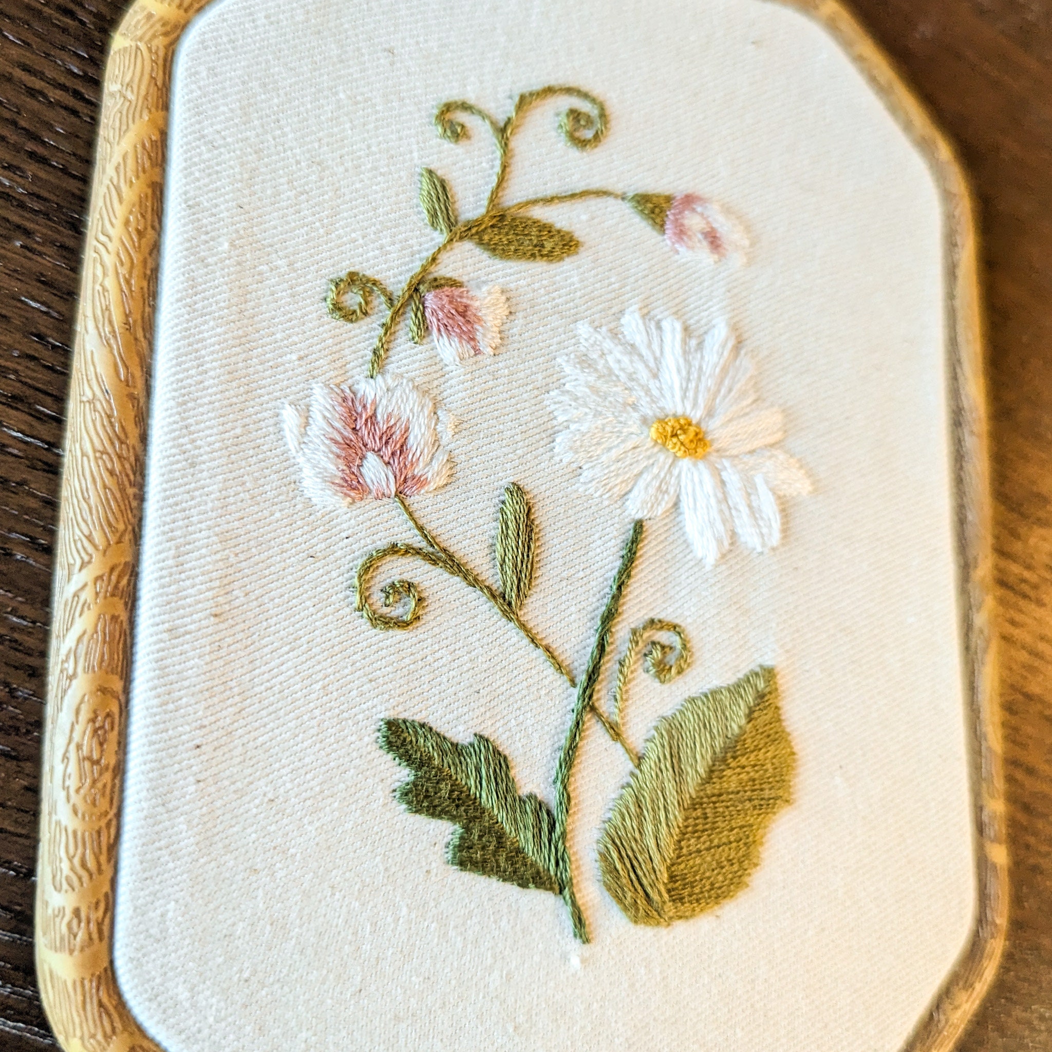 April daisy & Sweet Pea Birth Flower Embroidery Pattern digital Download PDF Beginner Spring ...