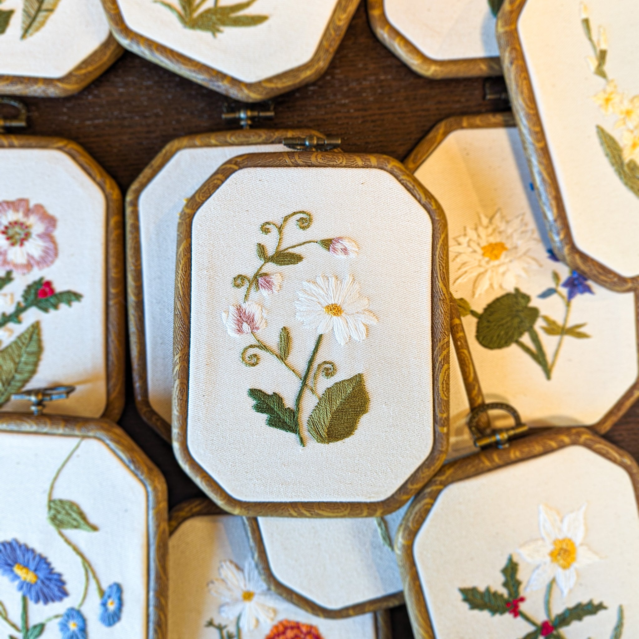 April daisy & Sweet Pea Birth Flower Embroidery Pattern digital Download PDF Beginner Spring ...