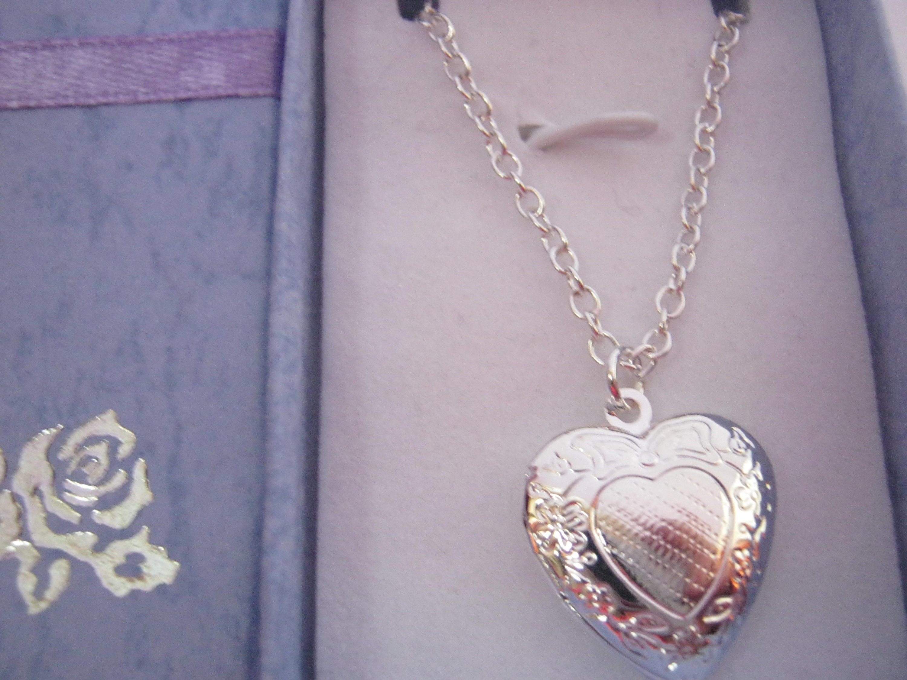 Child Heart Locket Pendant Necklace 20mm 3/4in on Silver Plated Chain ...