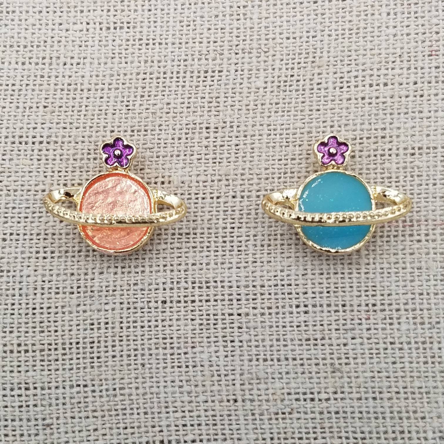3D Planet Needle Minder | Space | Galaxy | Pink | Blue | Magnetic ...