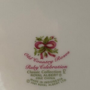 Royal Albert Old Country Roses Ruby Celebration 7 3/4” Plate - 2001 ...