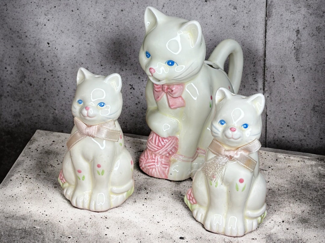 Vintage Russ Cozy Cat Creamer Pitcher and Cozy Kitty Cat Salt and ...
