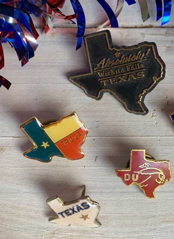 Vintage Texas Lapel Pin, Lone Star State Map Souvenir… - Gem