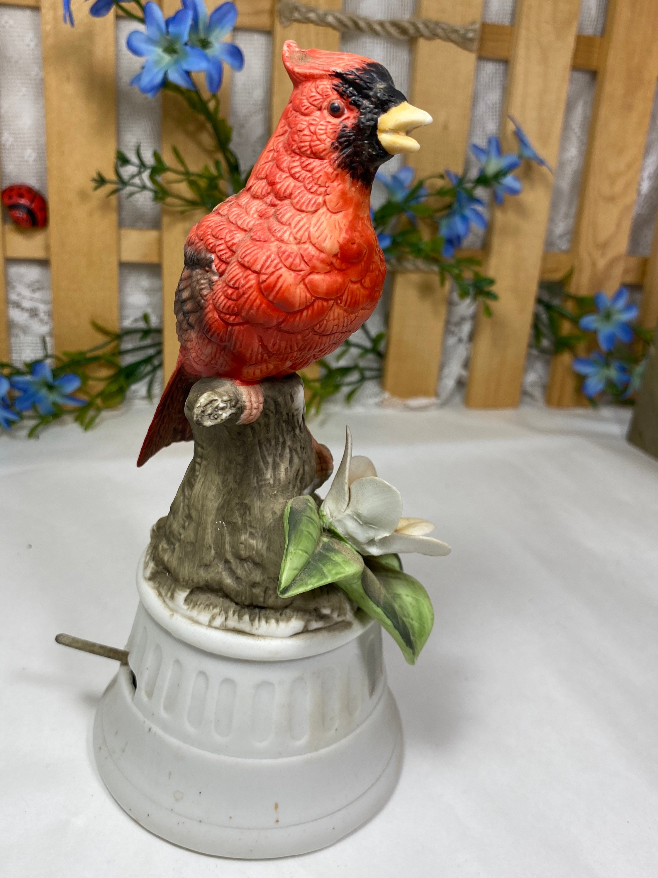 Royal Crown Red Cardinal Bird Figurine - Etsy
