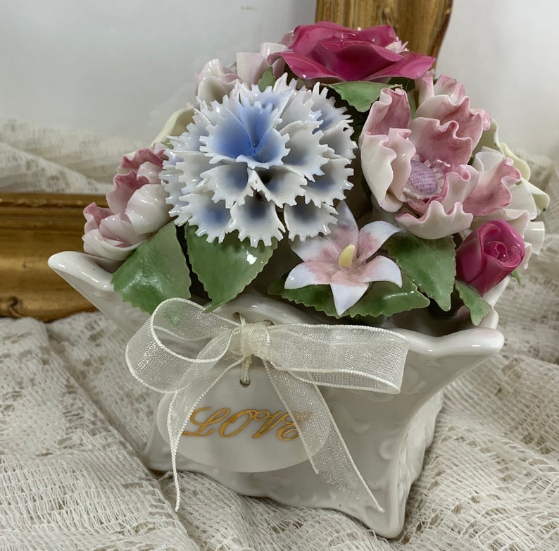 Porcelain Flower Bouquet Music Box - Memories - Etsy