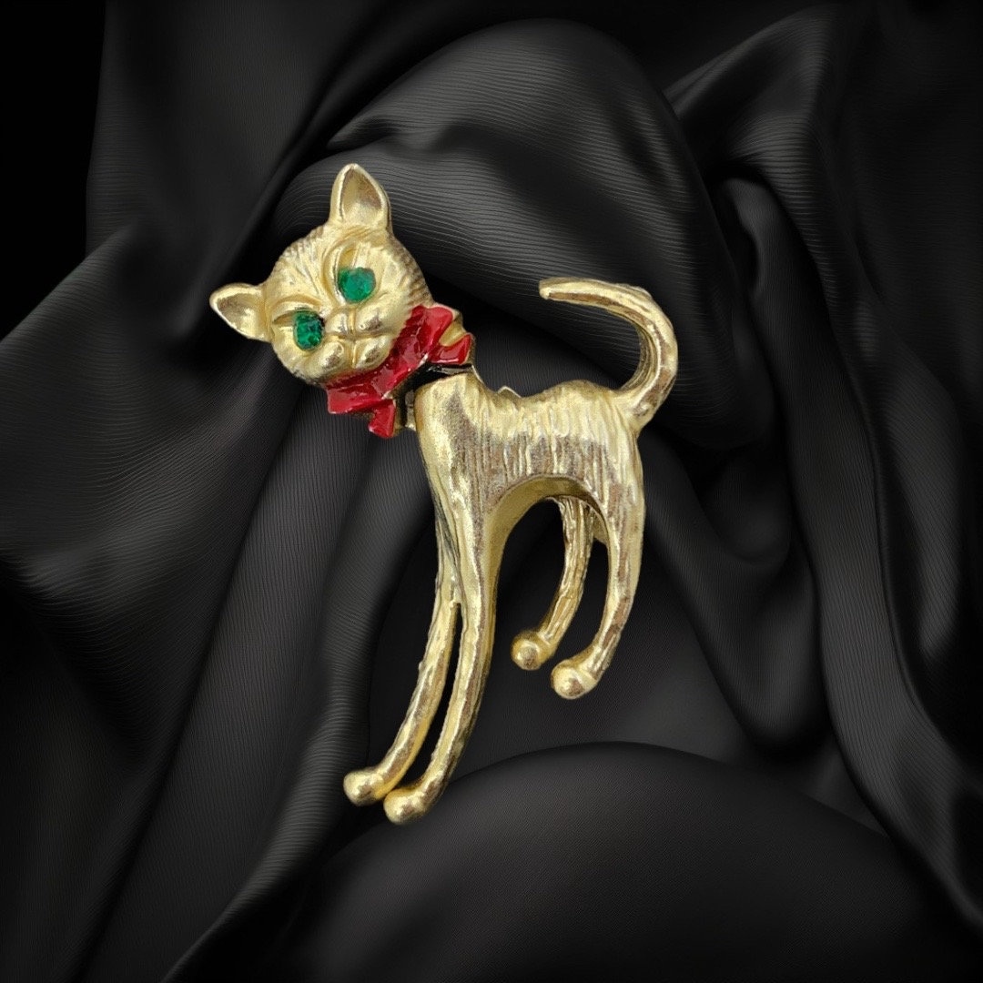 Cat Jewelry, Vintage Gold Tone Cat Pin With Green Rhinestone Eyes - Etsy