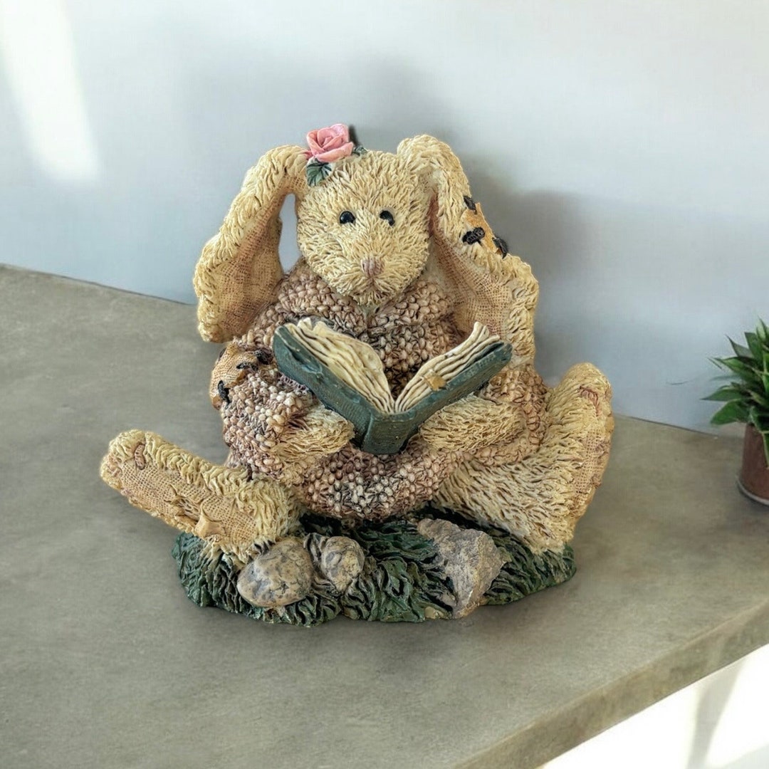 Boyds Bears & Friends Rabbit #2226 Daphne the Reader Hare - He Who Has ...