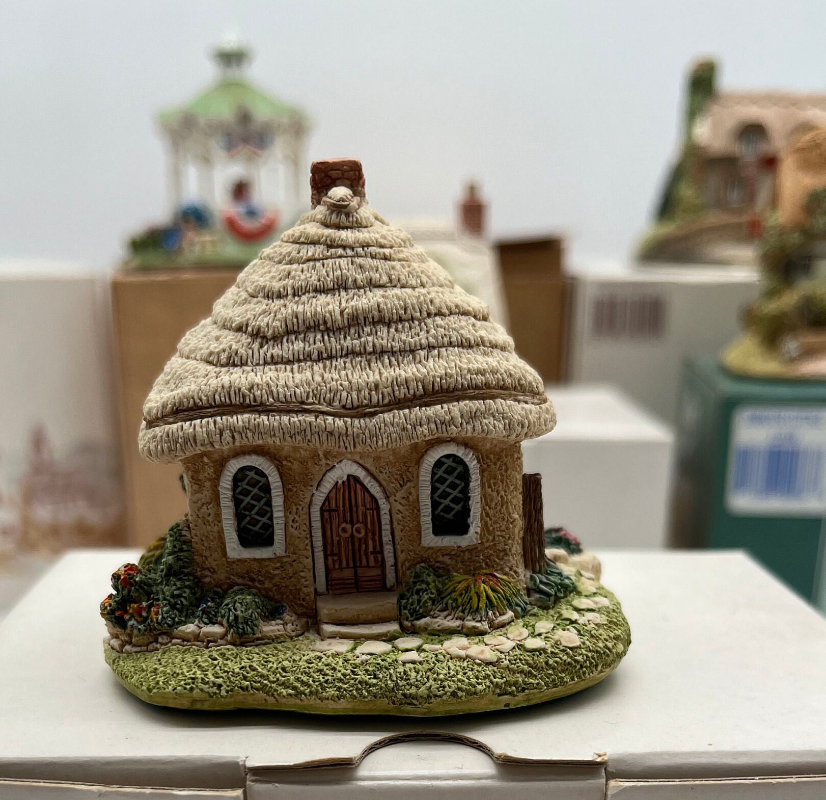 Lilliput Lane Collectible Cottage Figurine Hand Made ,england ,with ...