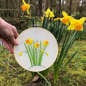Daffodil Embroidery Pattern PDF by Tigertailtextiles // Beginners ...