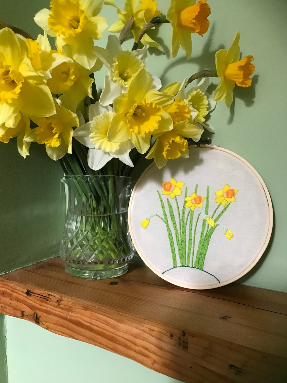 Daffodil Embroidery Pattern PDF by Tigertailtextiles // | Etsy
