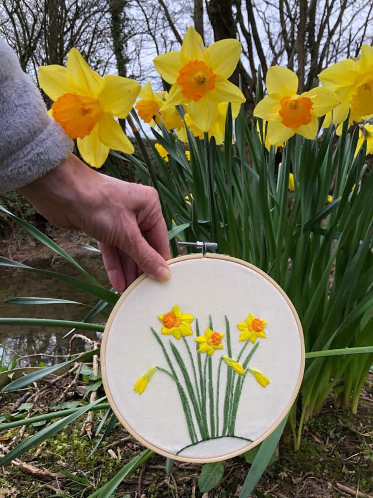 Daffodil Embroidery Pattern PDF by Tigertailtextiles // | Etsy