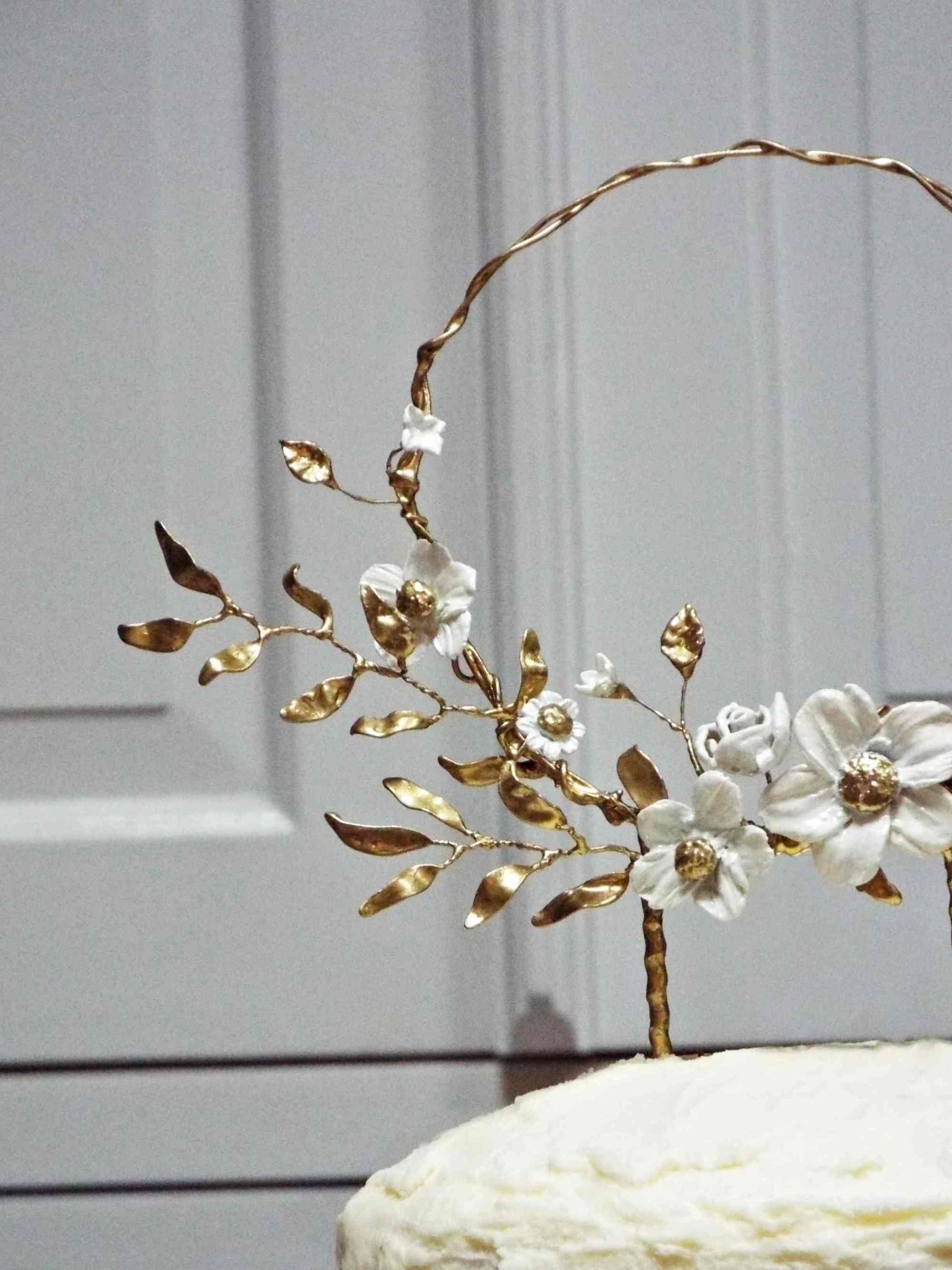 Gold cake topper Hoop wire cake topper Gold cake | Etsy