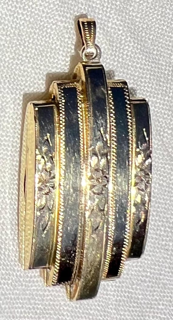 Vintage c 1940 STEP DESIGN Floral Photo Locket Pendant - Gem