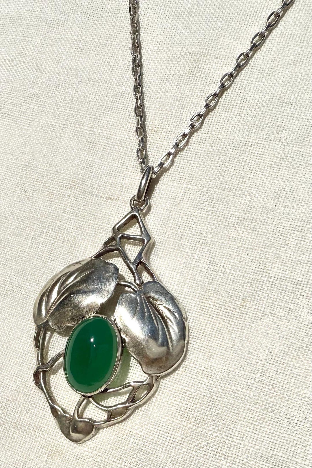Antique JUGENDSTIL Arts & Crafts Repousse Chrysoprase Sterling Silver ...