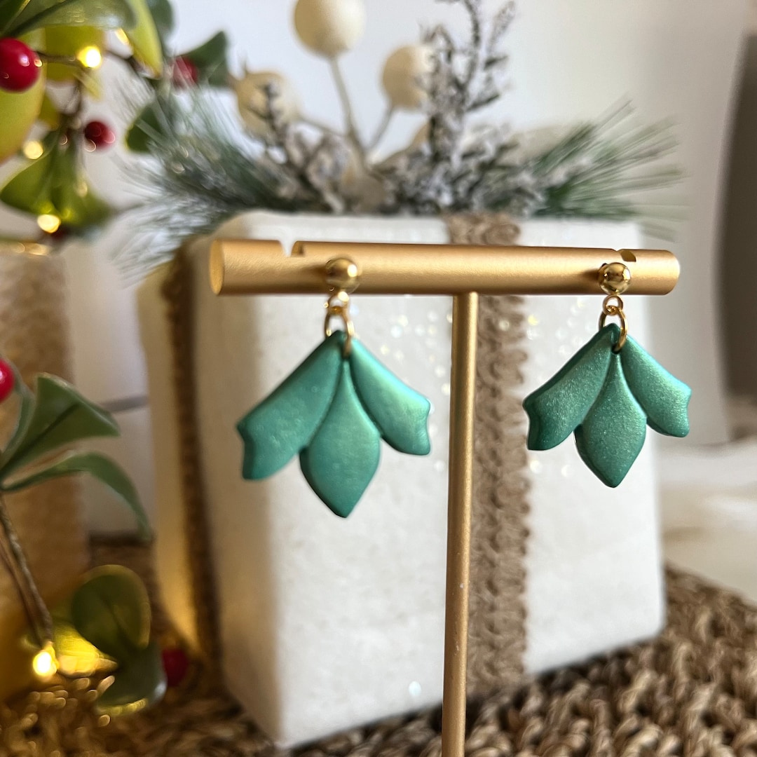 Art Deco Leaves / Green Jade Subtle Shimmer Leaf Earrings / Elegant ...