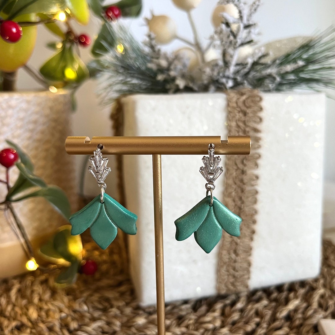 Art Deco Leaves / Green Jade Subtle Shimmer Leaf Earrings / Elegant ...