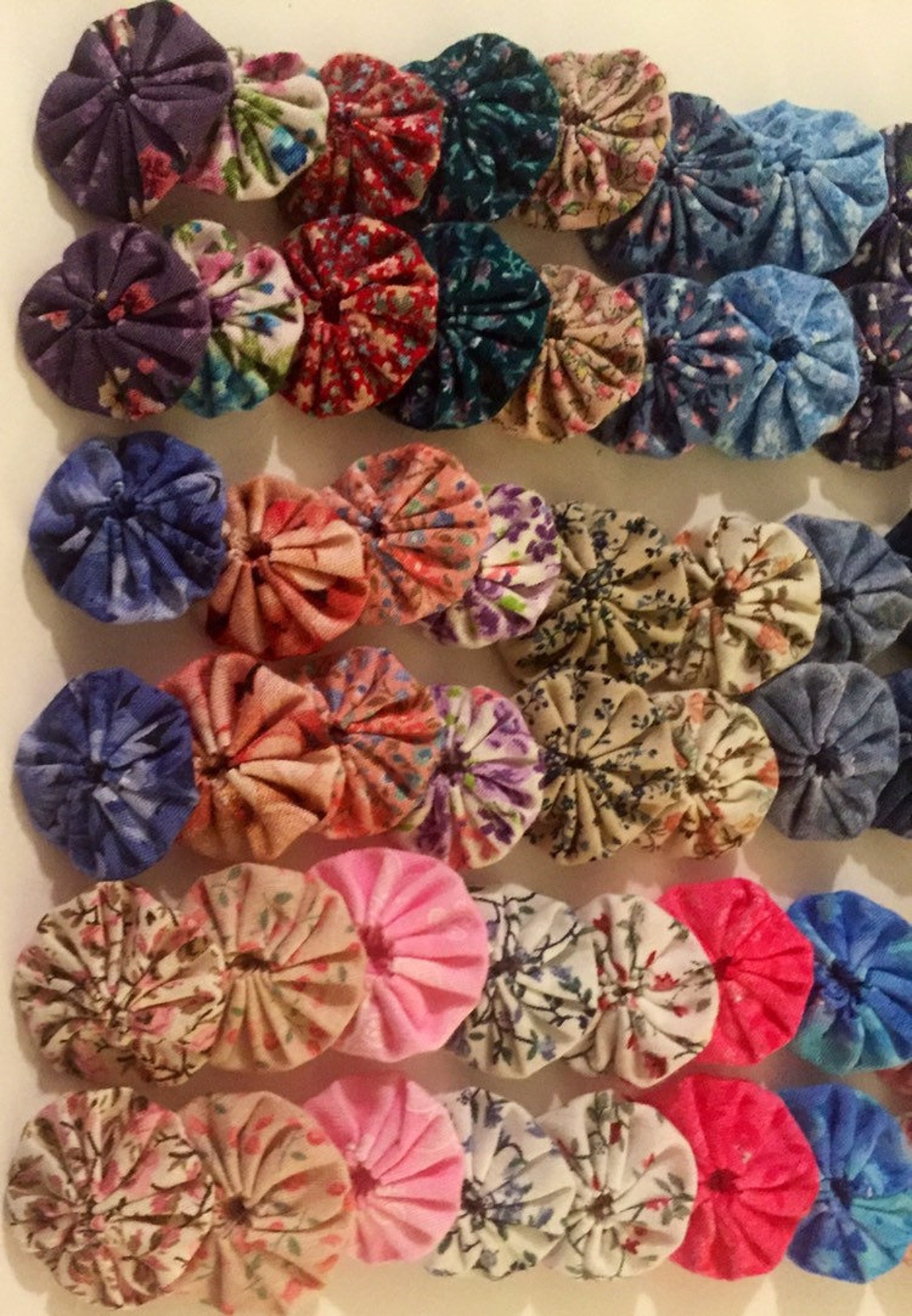 1 Fabric Yo-yos Suffolk Puffs Cotton Fabric Multiple Prints - Etsy