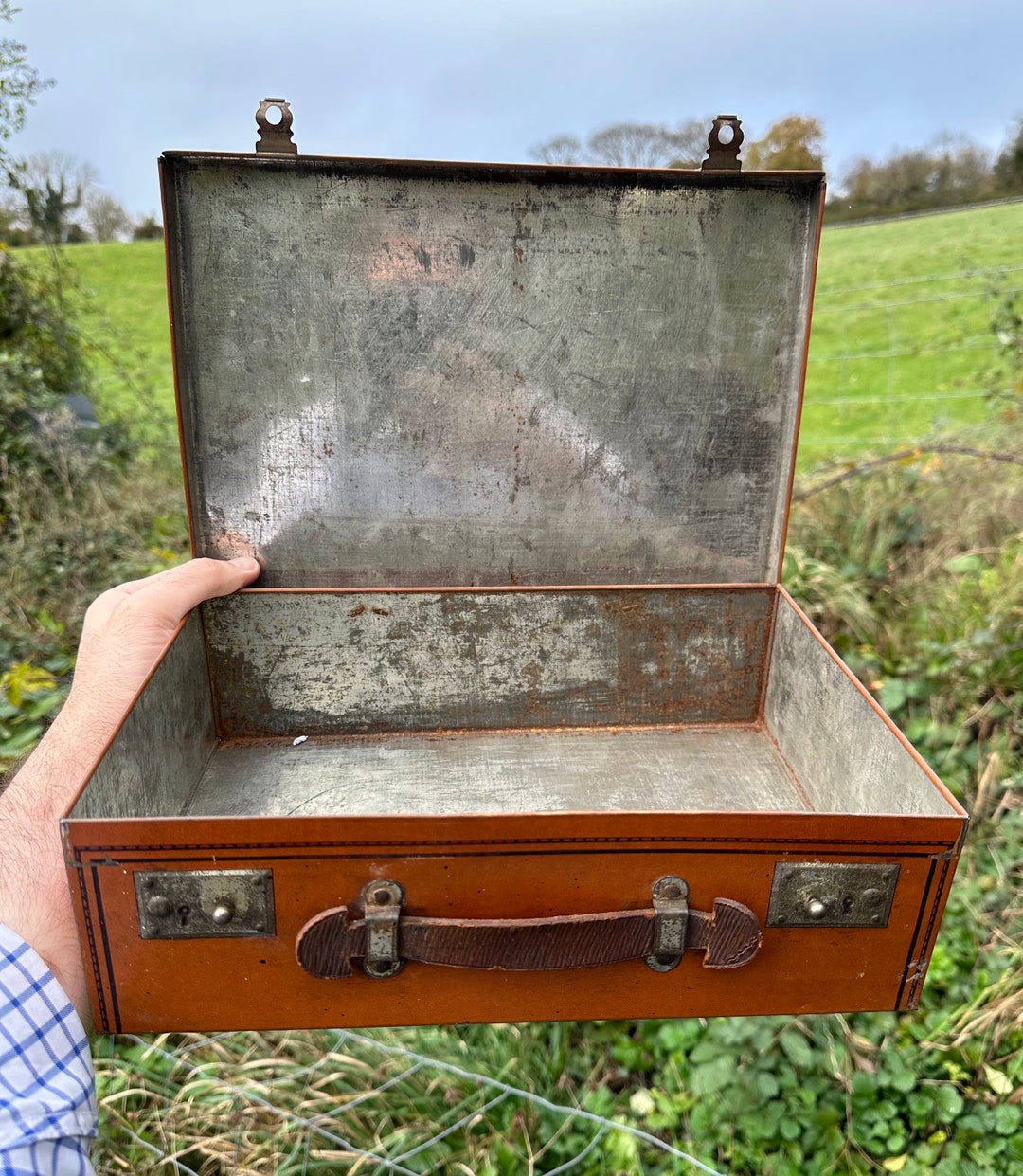 Rare Victory-v Suitcase Novelty Shop Tin - Etsy