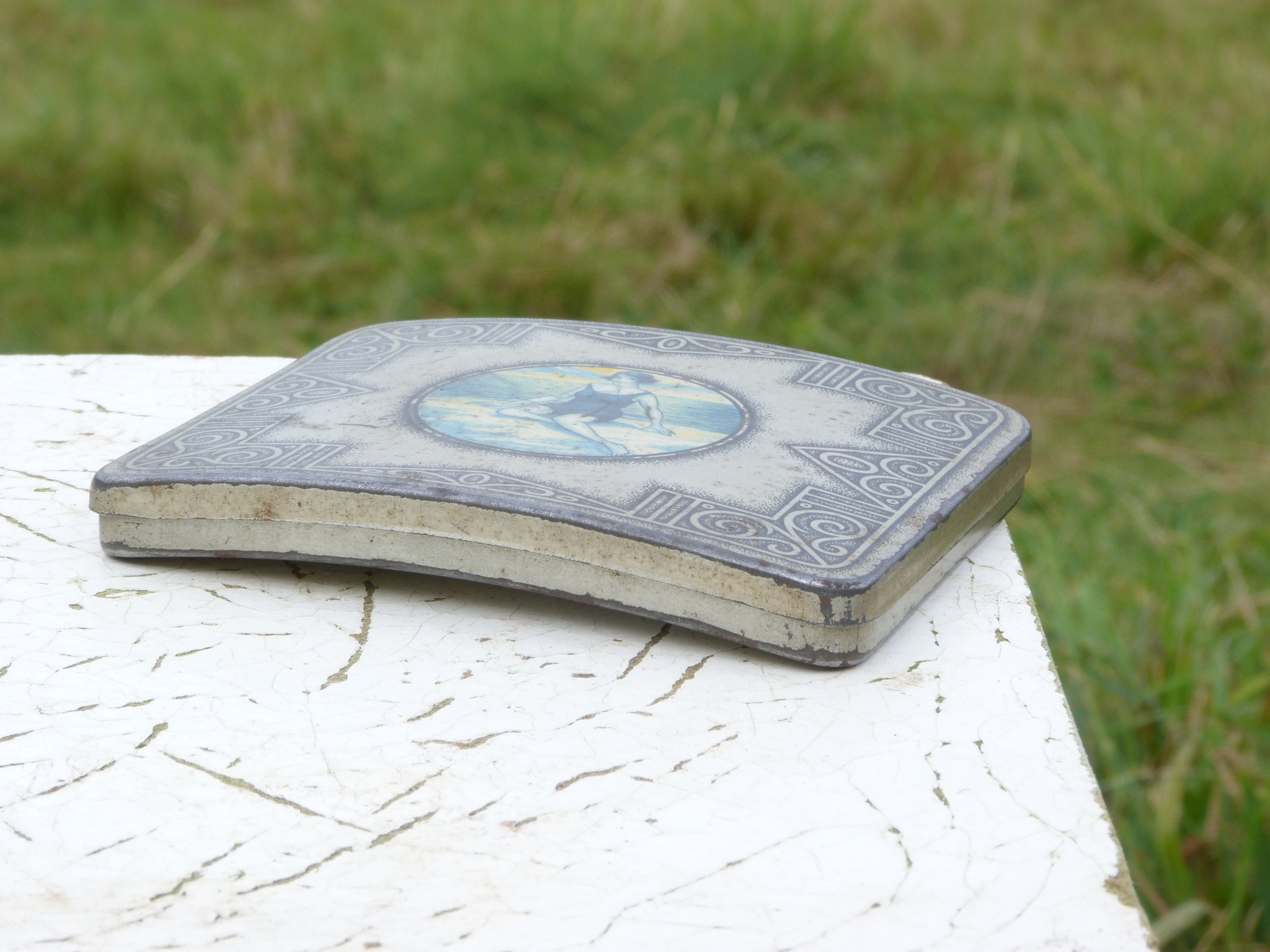 Rare Robert Sinclair's 'sea Queen' Cigarettes Tin - Etsy Australia