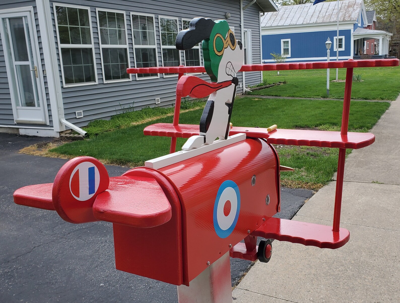 Red Baron Tri-plane Mailbox-mailbox-rural Tri-plane Mailbox-character ...