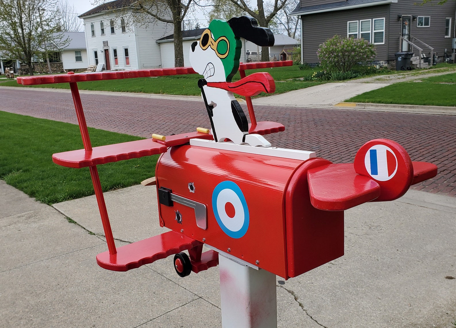 Red Baron Tri-plane Mailbox-mailbox-rural Tri-plane Mailbox-character ...