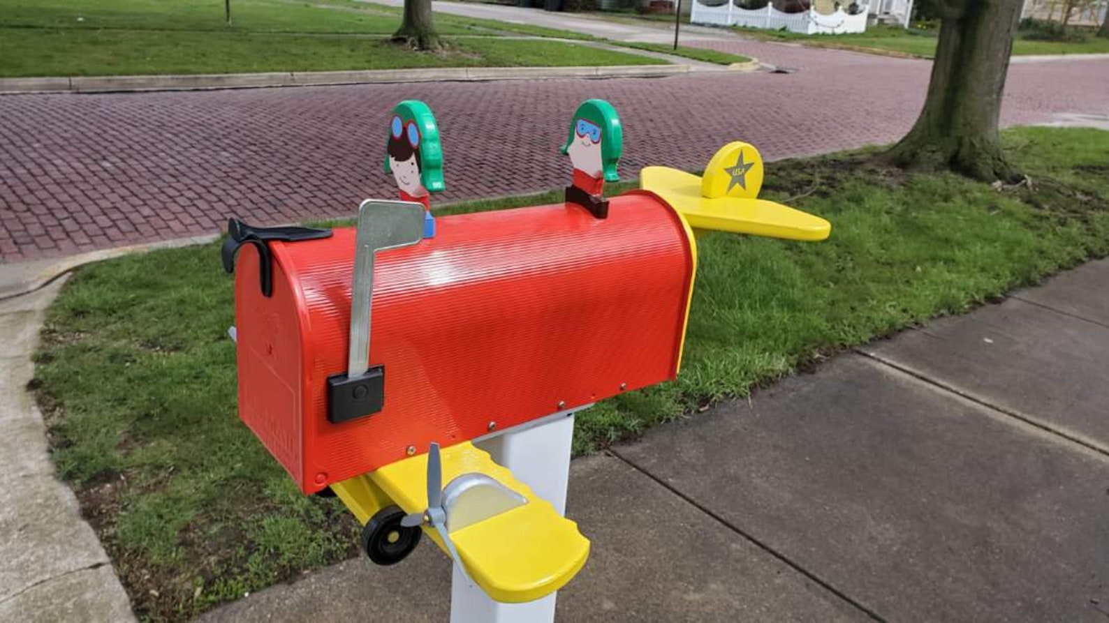 Customizable Airplane Mailbox's Rural Mailbox's Custom Mailbox's Red ...