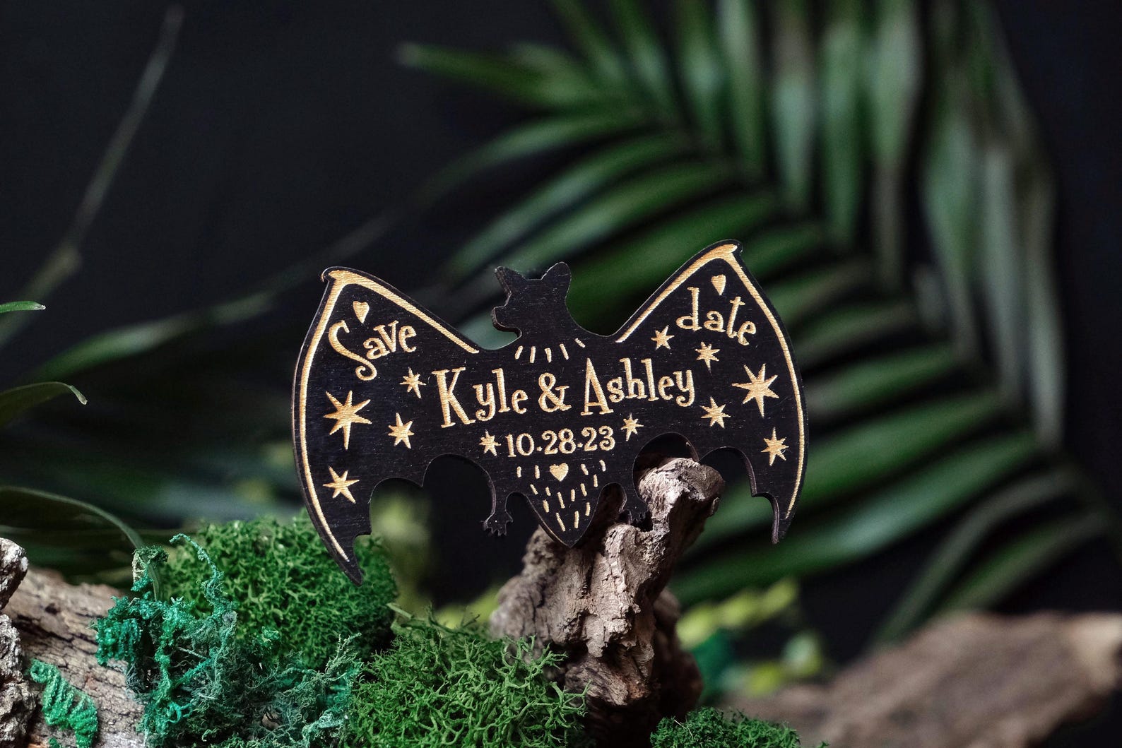 Save the Dates Bat Magnets for Halloween Wedding, Gothic Save the Date ...