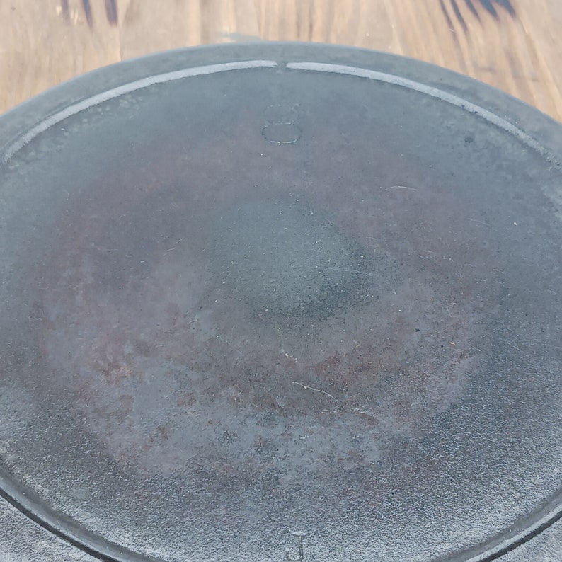 Vintage Lodge 3 Notch #8 Cast Iron Skillet - Etsy