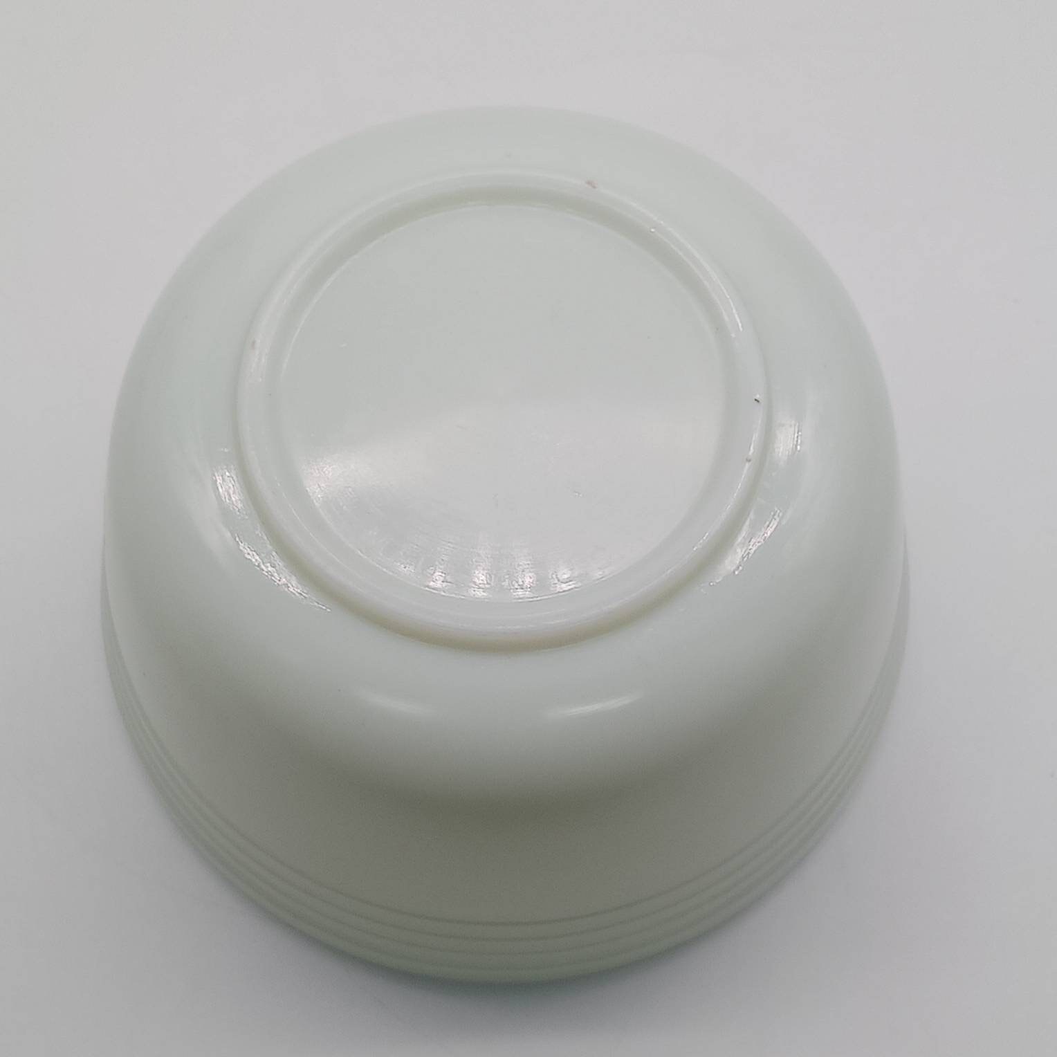 Vintage Pyrex Large White Ridged Mixing Milk Glass Bowl - Etsy