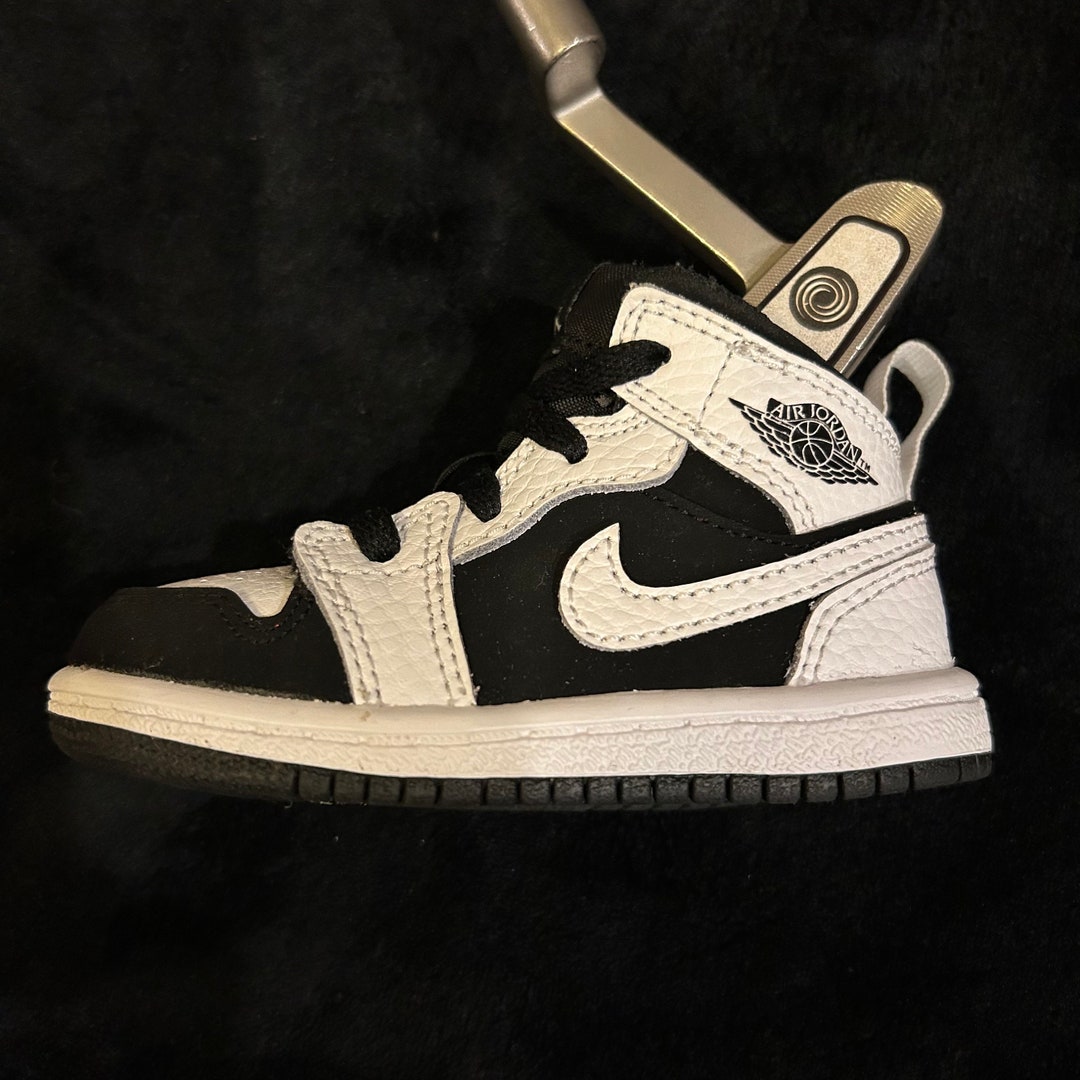 Jordan 1 Tuxedo / Panda Custom Golf Putter Cover - Etsy
