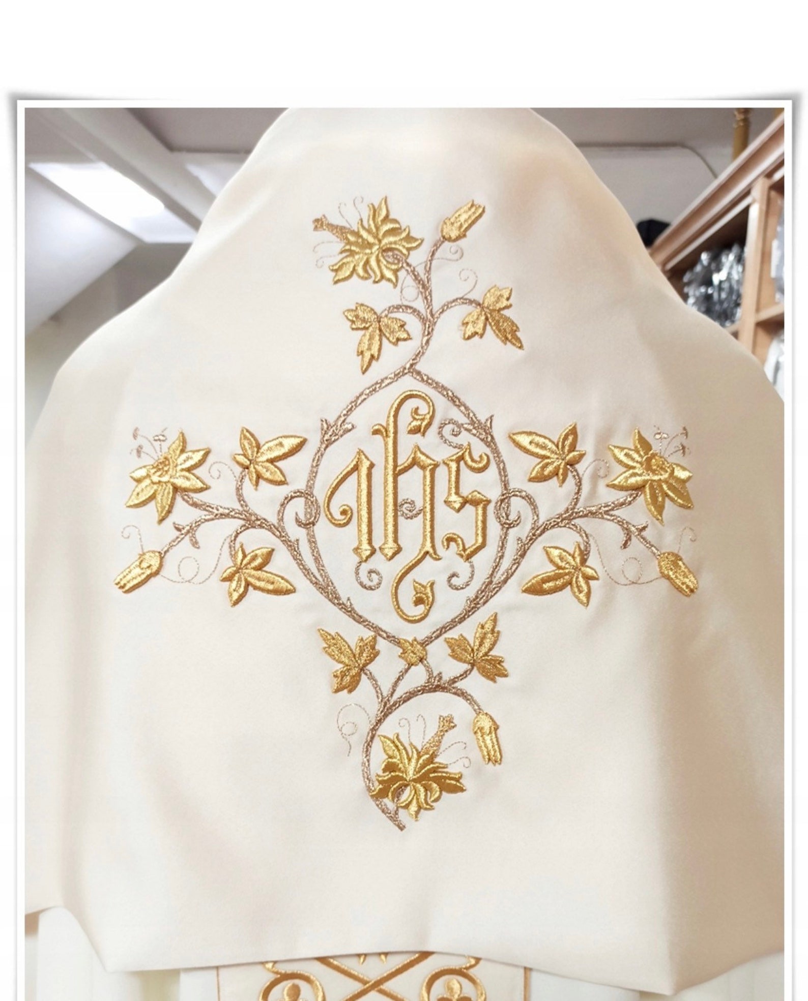 White Humeral Veil Embroidered Vestments - Etsy