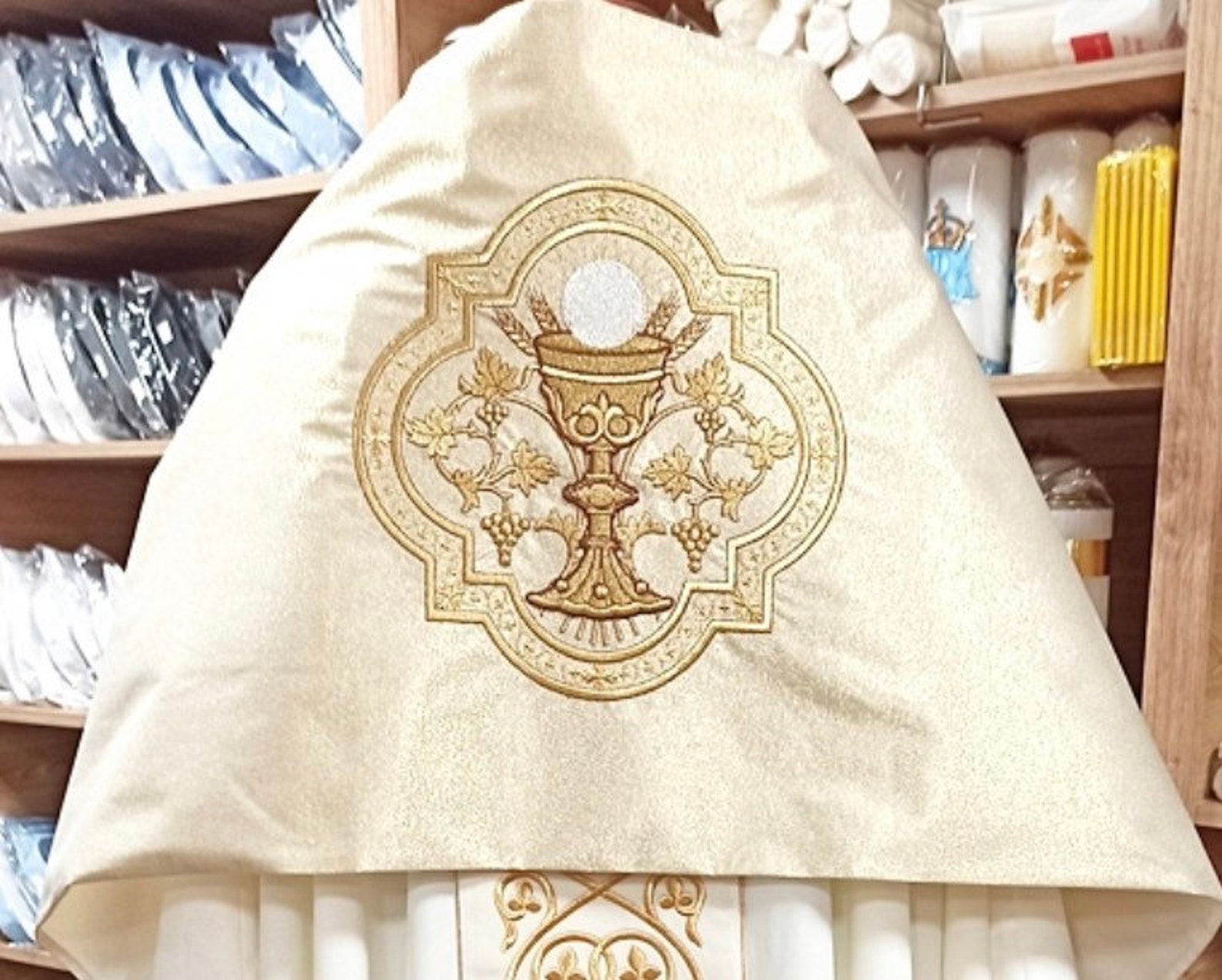 Gold Brocate Humeral Veil Chalice Design Vestments - Etsy