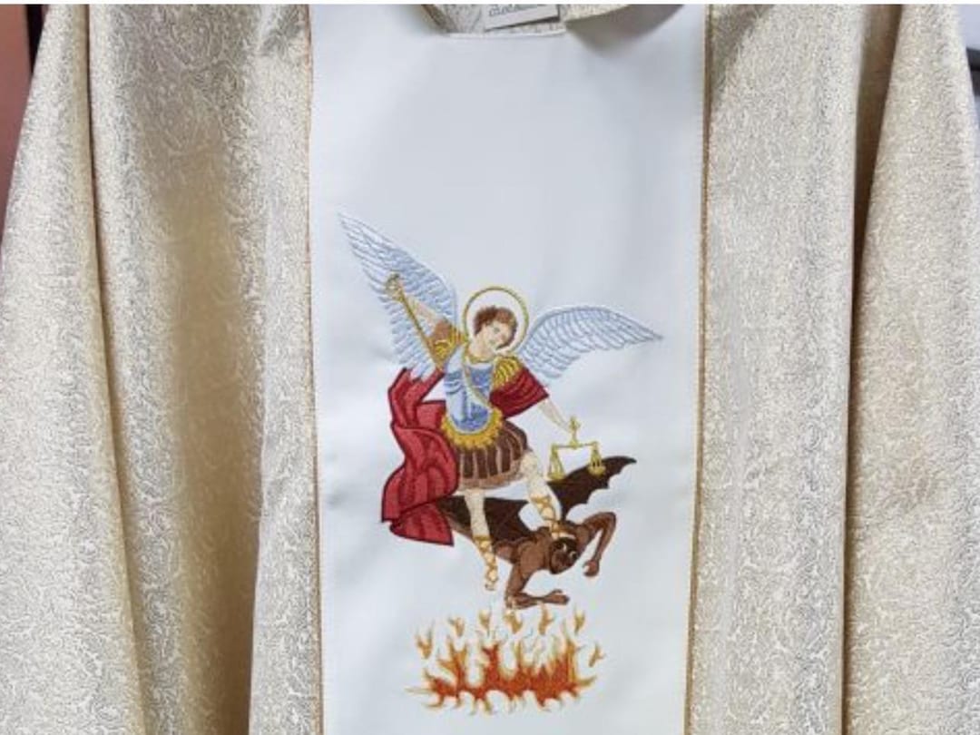 St. Michael Damask Embroidered Chasuble Vestments Messgewand ...