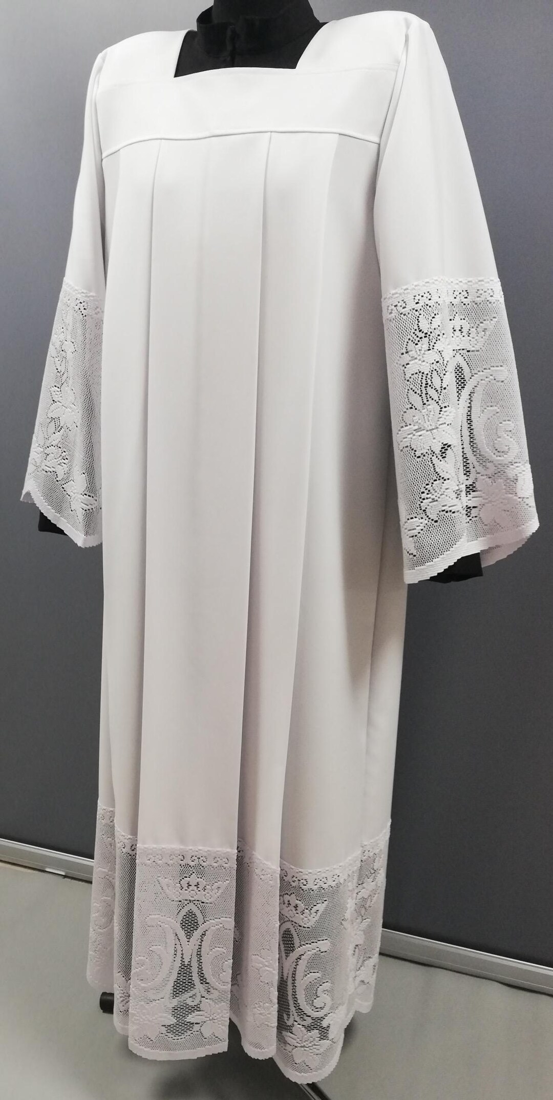 Marian Lace Alb With Square Neck Chasuble Vestments Messgewand ...