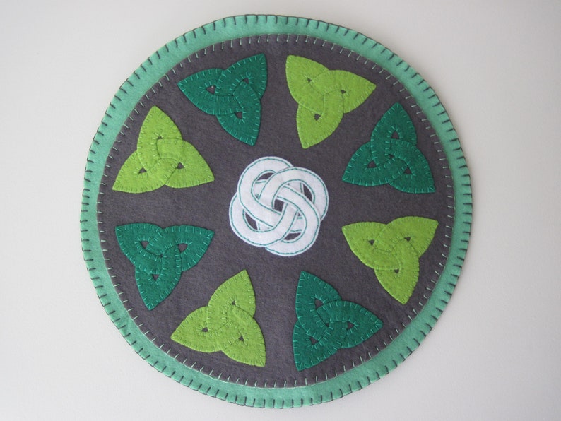 PDF PATTERN: Celtic Knot Work Penny Rug Wool Applique Trinity Knots ...
