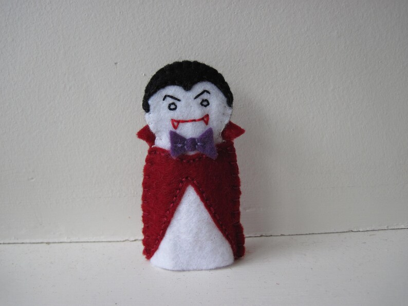 PATTERN: Halloween Felt Finger Puppet Sewing Tutorial - Witch, Bat ...