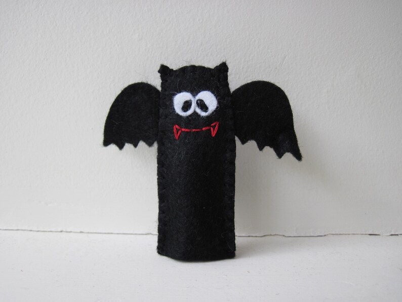 PATTERN: Halloween Felt Finger Puppet Sewing Tutorial - Witch, Bat ...