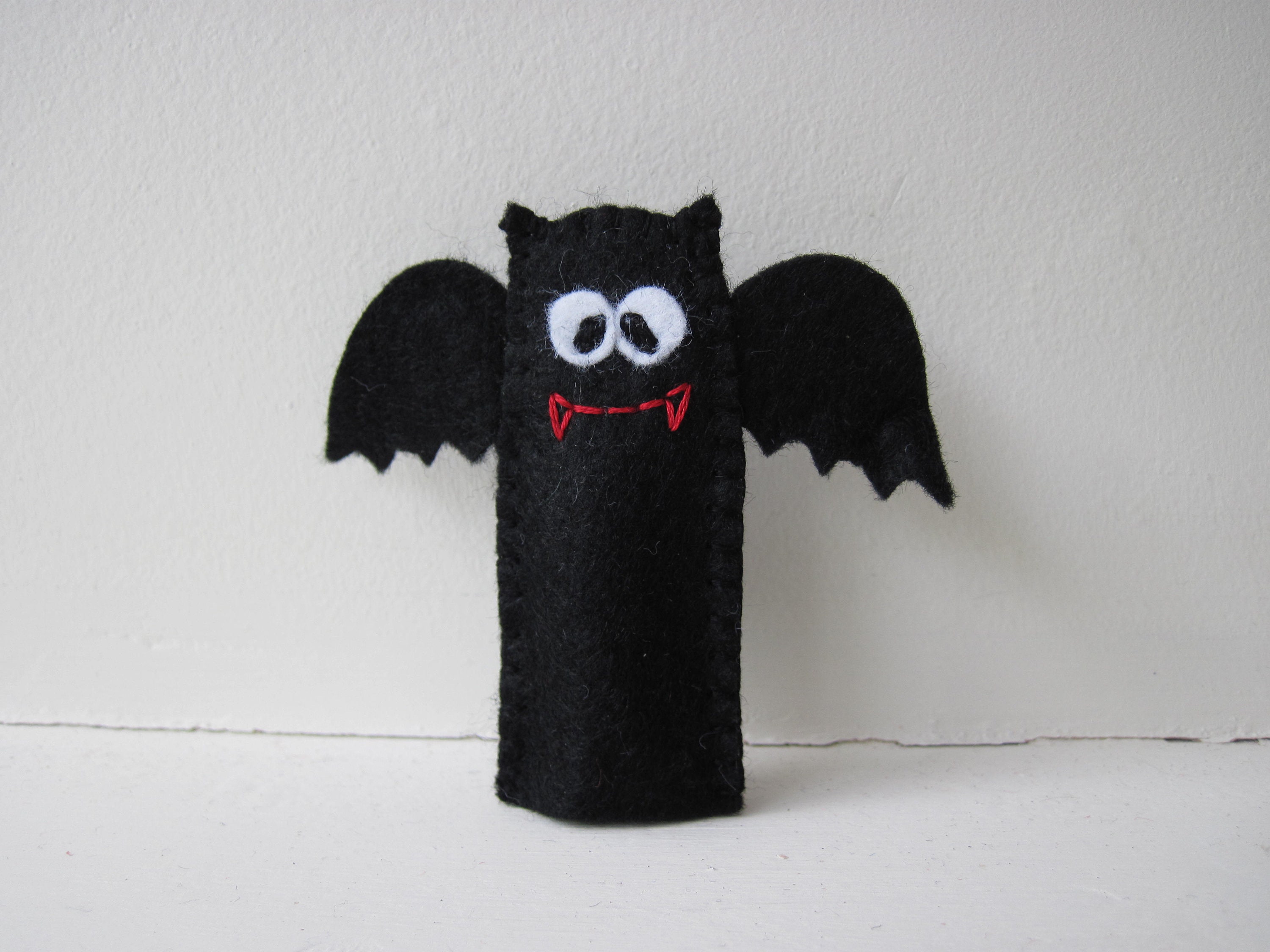 PATTERN: Halloween Felt Finger Puppet Sewing Tutorial - Witch, Bat ...