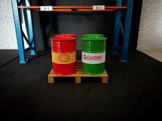 1:18 Oil Barrels Castrol Shell Wooden Palette Mix Diorama Accessories ...