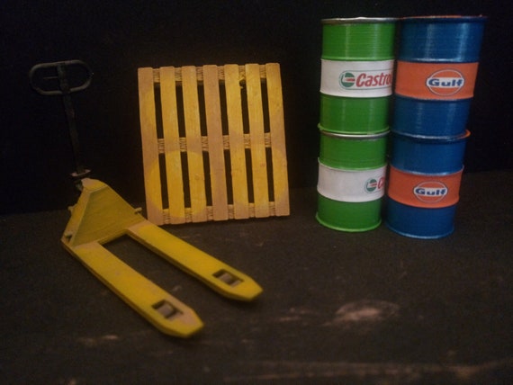 1:24 Pallet Truckjack With Pallet and Castrol Gulf Oil - Etsy