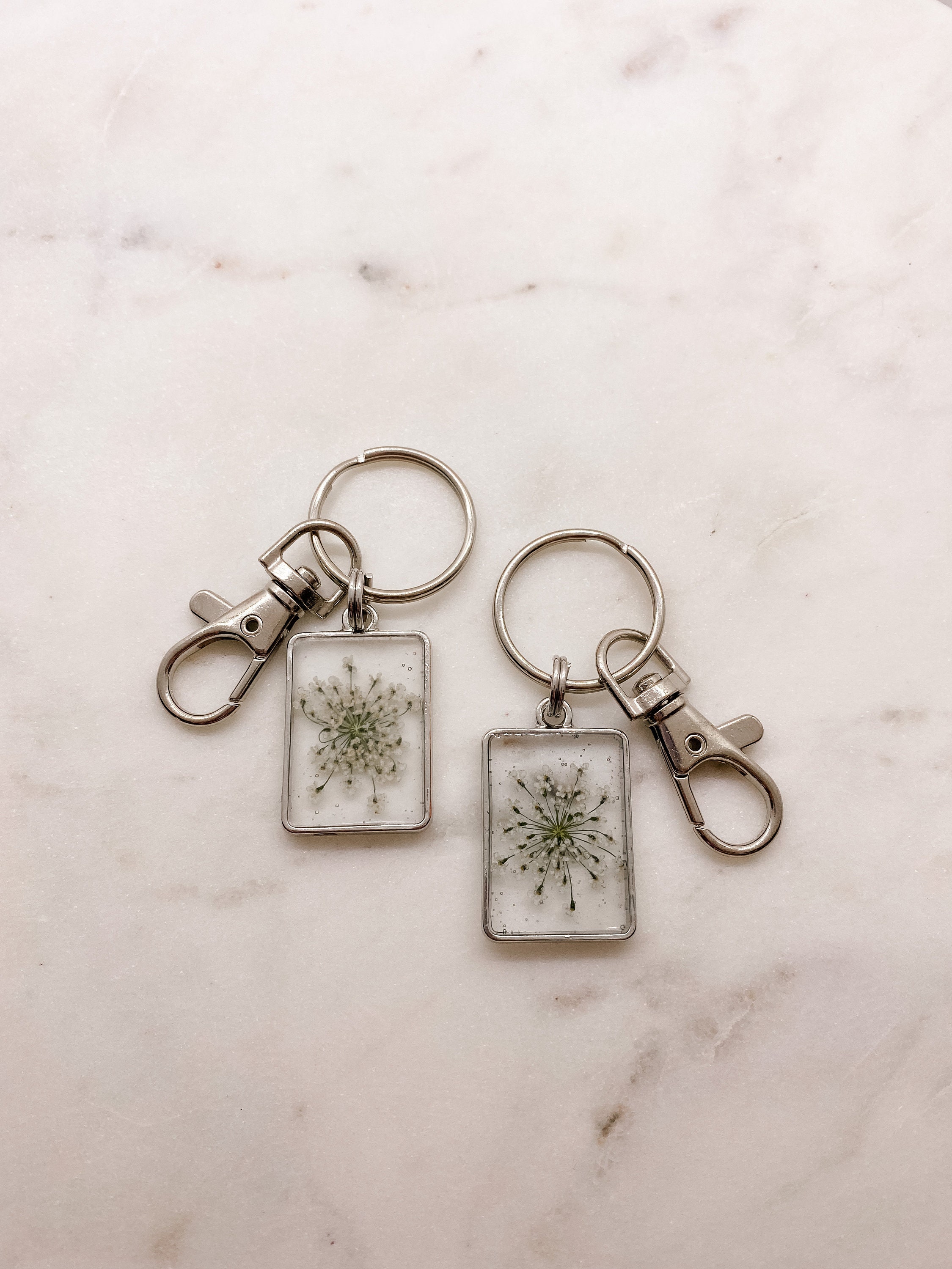 Pressed Flower Keychain, Queen Anne's Lace Gift, Floral Charm Keychain ...