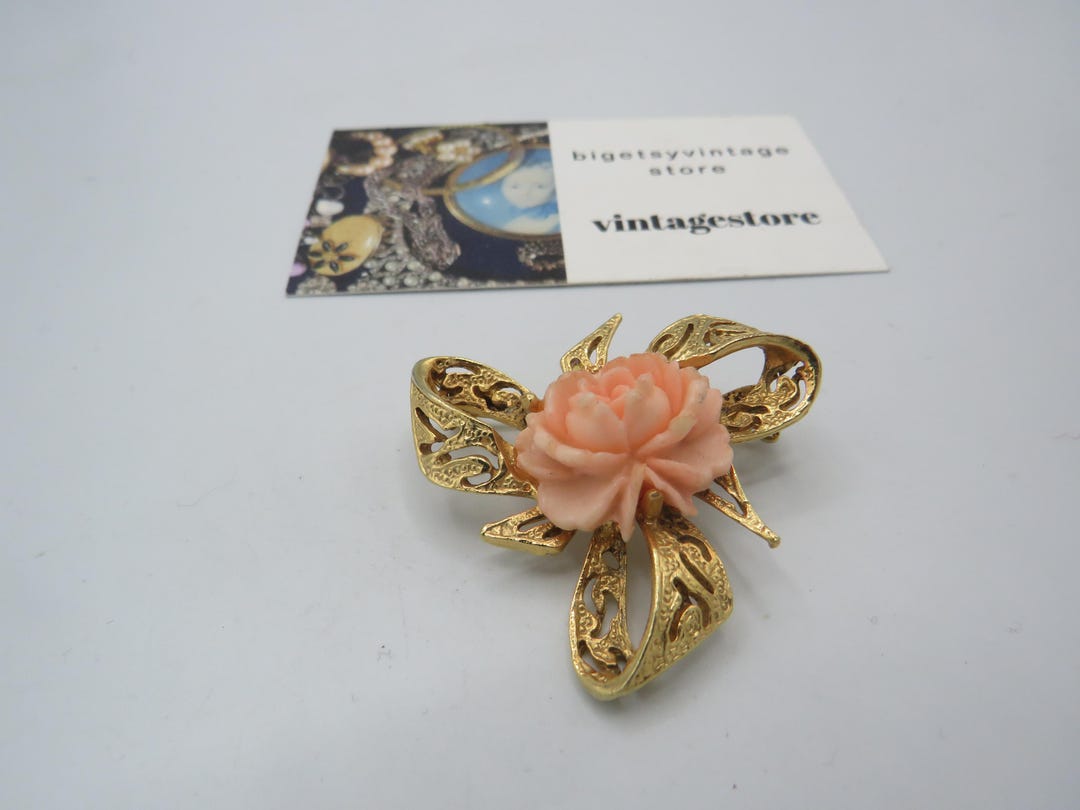 Gorgeous Vintage Gold Tone Brooch, Beautiful Cut Out Detailing, Soft ...