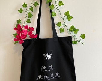 Be Kind Sign Language T-shirt Hand Drawn BSL | Etsy UK