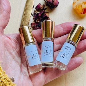 Mini Perfume Oil Sampler Set - Gift Idea for Mom - Body Oil Stocking ...