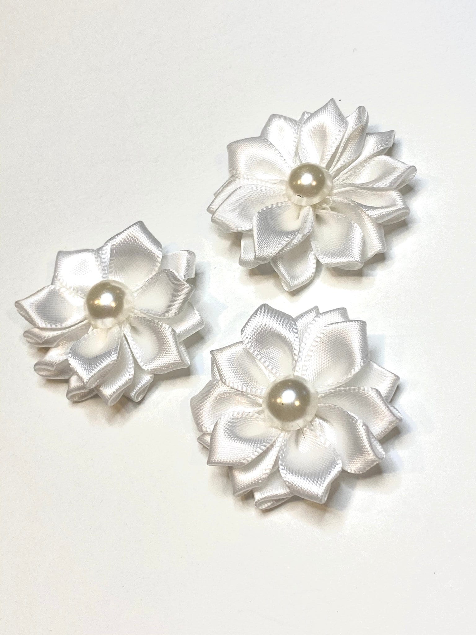 White 1.5 satin petal fabric flower w/ pearl centers | Etsy