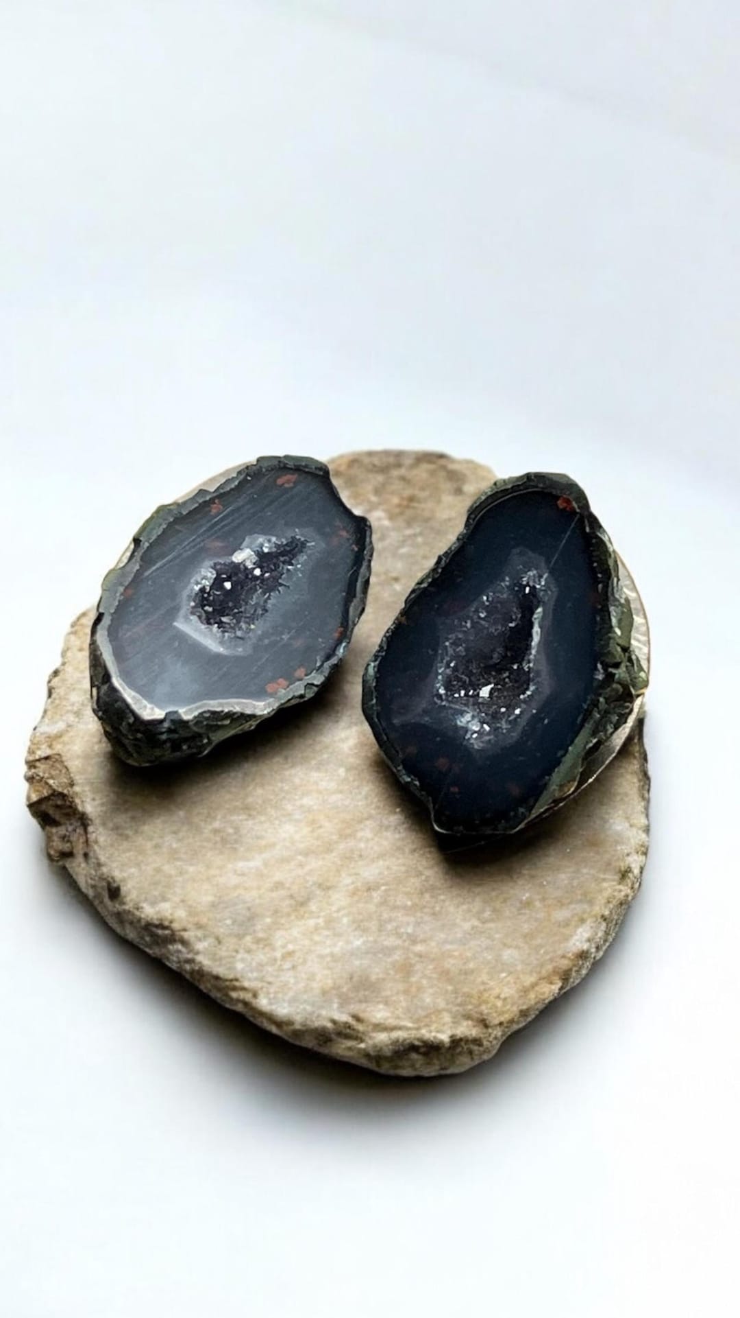 Pair of Mini Tabasco Geodes – Rough Sawn Baby Geodes – Approx. 10 Mm ...