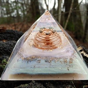 Orgonite Orgone Pyramid - the Most Powerful Combination of Crystals and ...