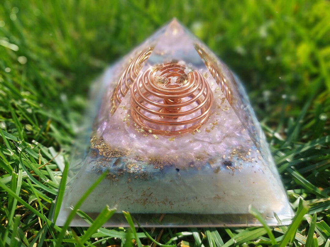 Orgonite Orgone Pyramid - the Most Powerful Combination of Crystals and ...