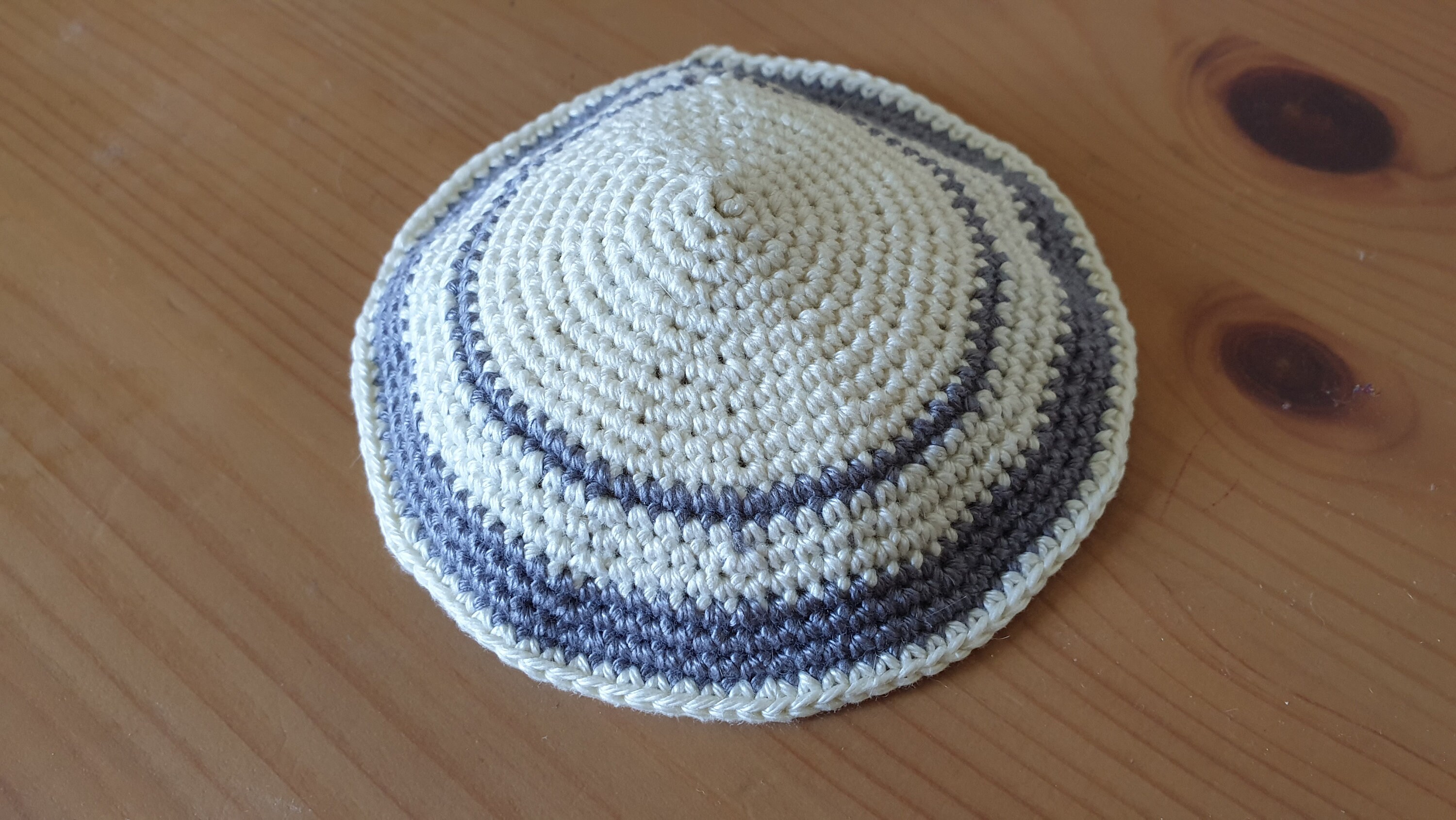 Small White and Gray Yarmulke Kippah - Etsy